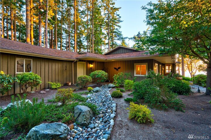 MLS#1803096: 4052 Edith Point Rd, Anacortes, WA 98221