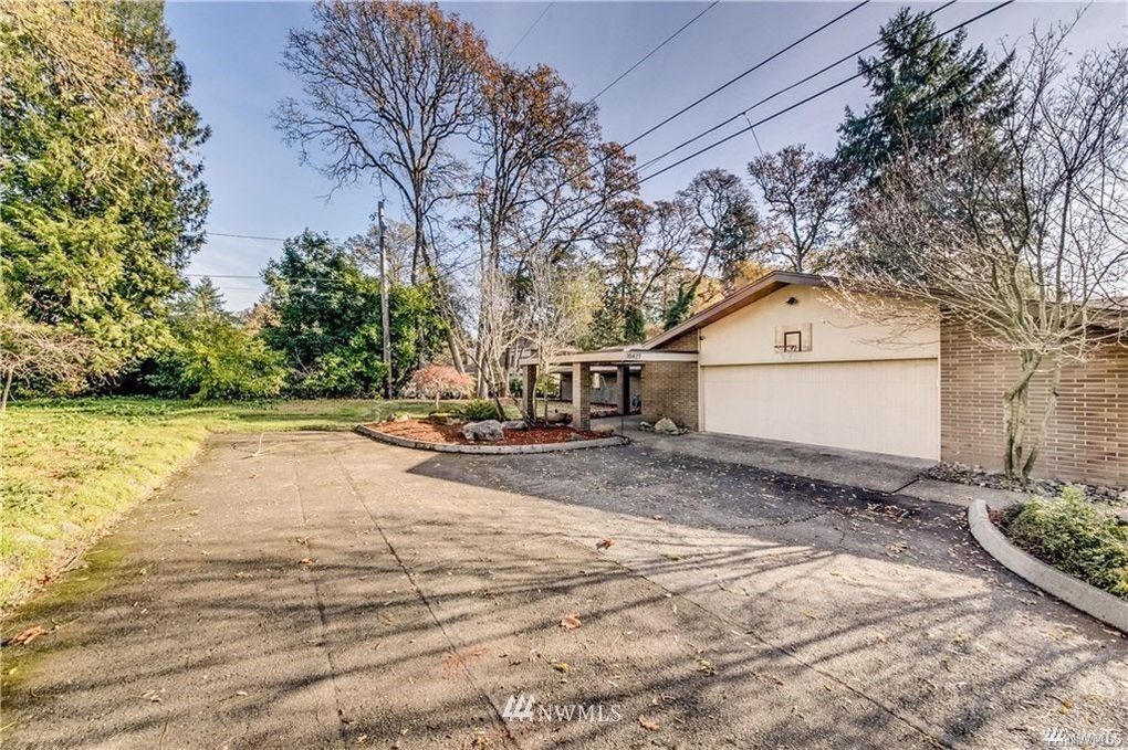 3 bed Lakewood home for sale: 10427 Meadow Road SW, Lakewood, WA 98499