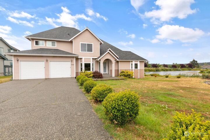 House for sale in Oak Harbor: 1631 SW Waterside Court, Oak Harbor, WA 98277