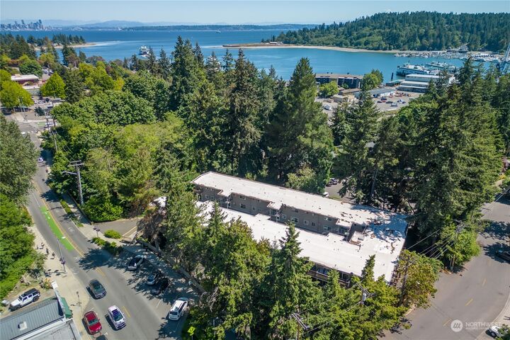 2 bed Bainbridge Island home for sale: 465 Winslow Way E 215 ...