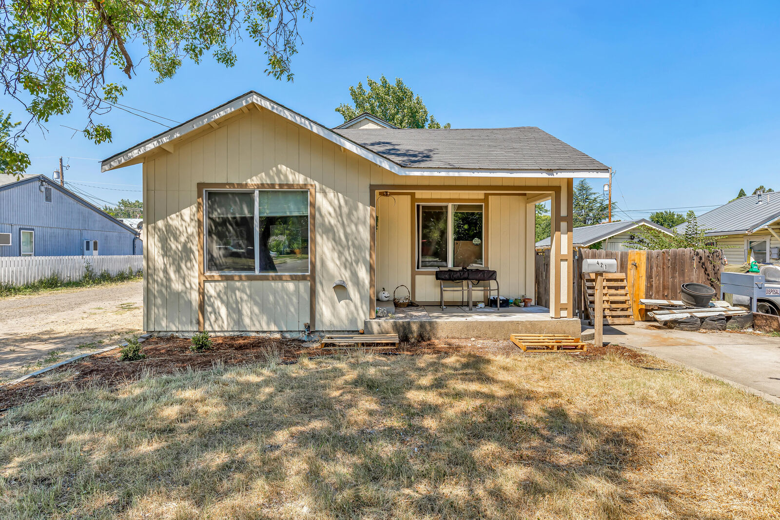 MLS#220168610: 421 N Columbus Avenue, Medford, OR 97501