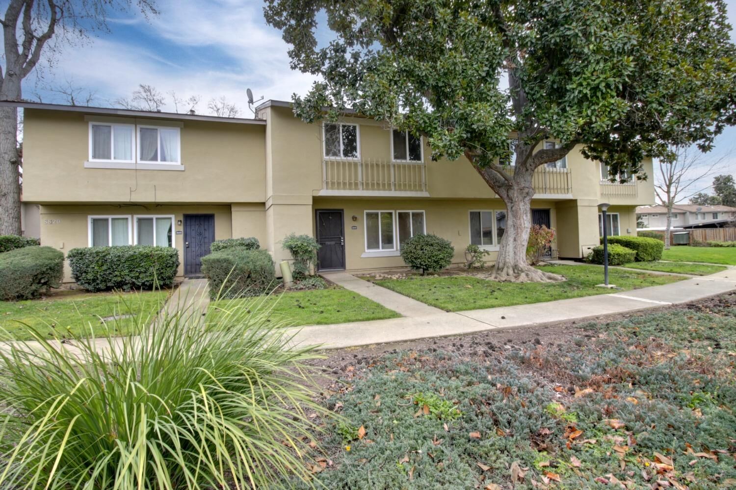 Home for sale in Sacramento: 8820 Sawtelle Way B, Sacramento, CA 95826