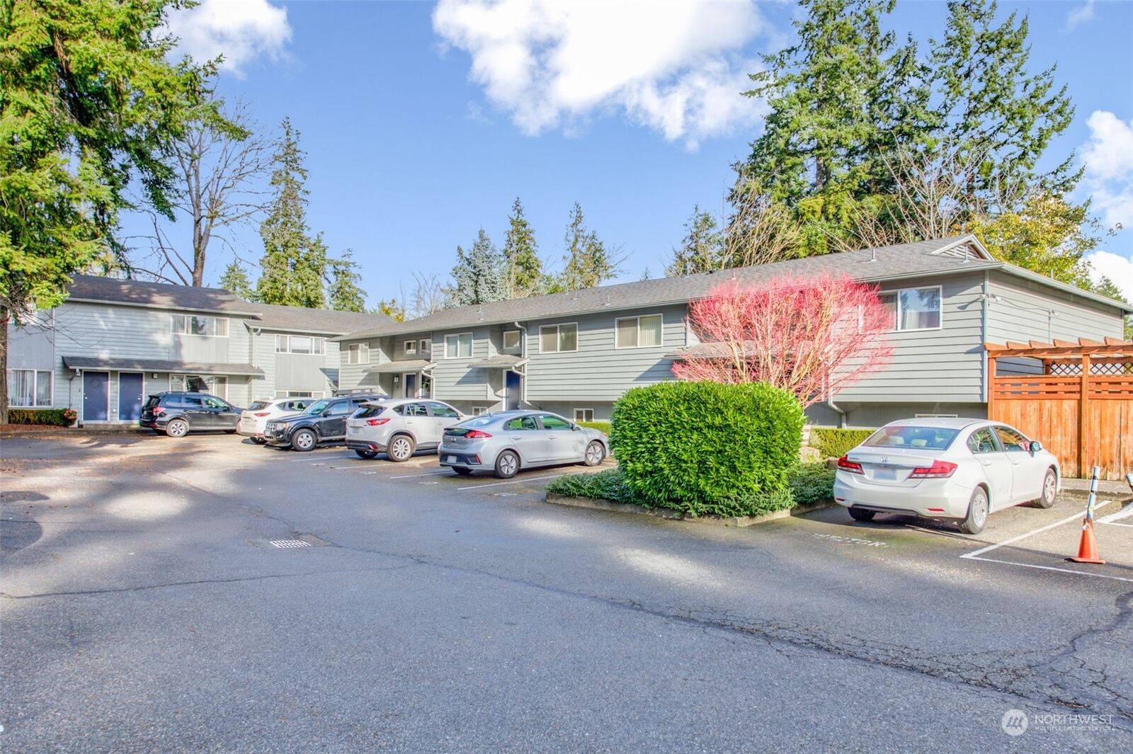Home for sale in Edmonds: 7631 218th Street SW 18, Edmonds, WA 98026