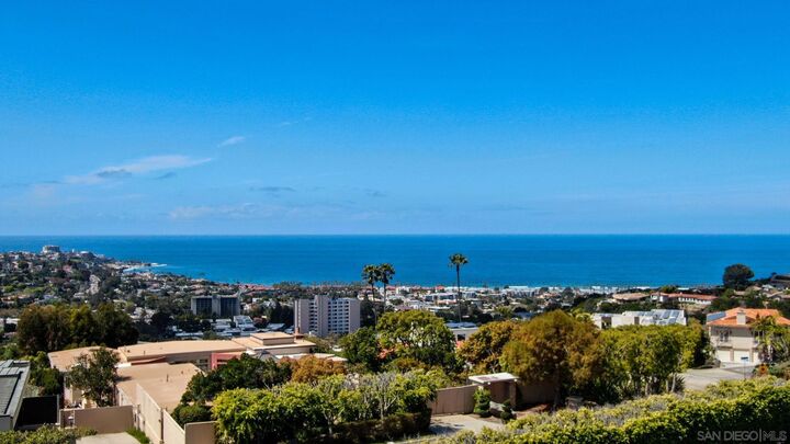 9 bed La Jolla home for sale: 7778 Starlight Dr, La Jolla, CA 92037