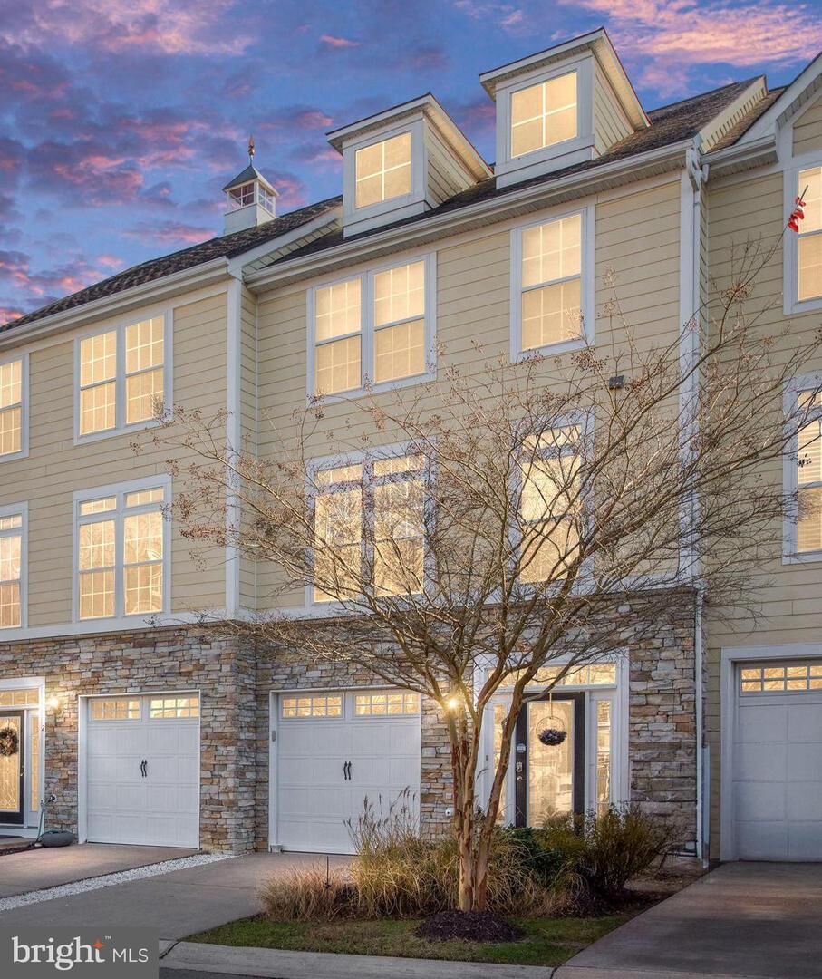 4 bed Colonial Beach home for sale: 4 Bay View Lane, Colonial Beach, VA ...