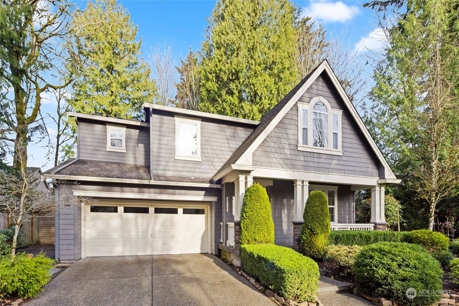 Home for sale in Redmond: 16906 NE 118th Way, Redmond, WA 98052