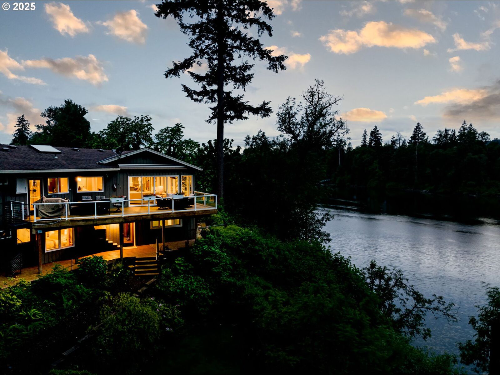 House for sale in Aurora: 24125 Butteville Rd NE, Aurora, OR 97002