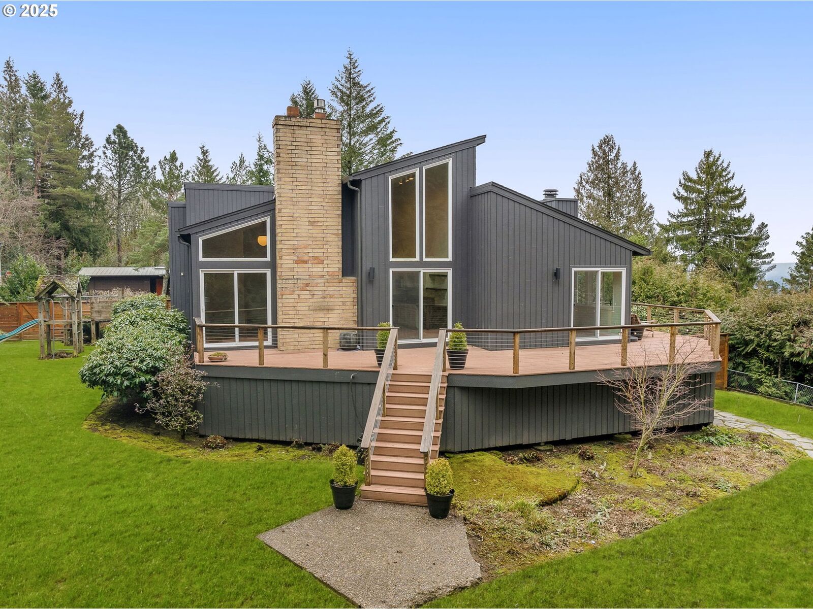 4 bed Portland home for sale: 8009 NW Reed Dr, Portland, OR 97229