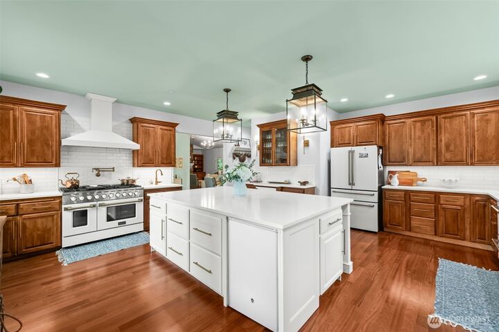 Home for sale in Fox Island: 1090 Paha View Drive, Fox Island, WA 98333