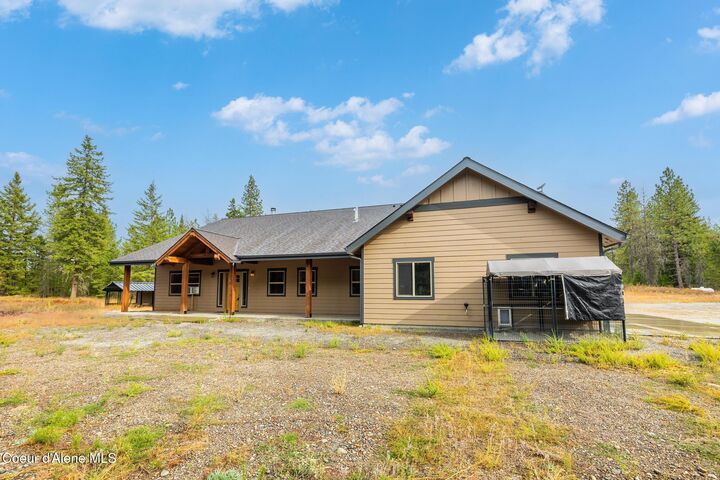 House for sale in Athol: 1829 W Smoke Tree Ave, Athol, ID 83801