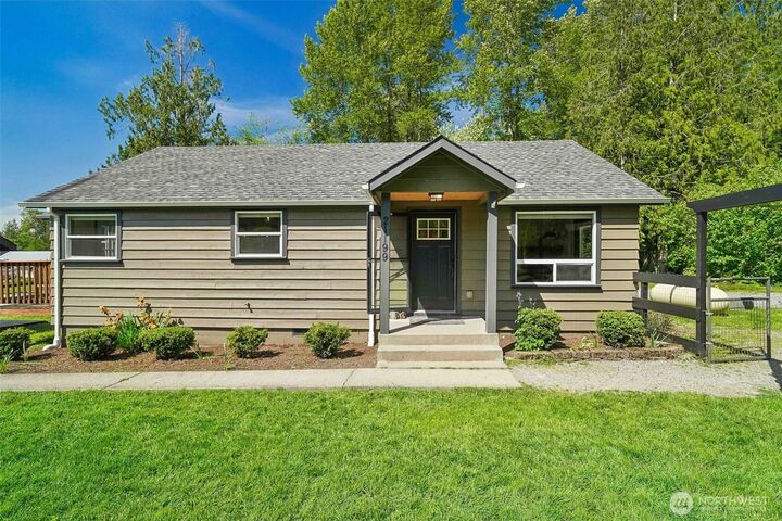 House for sale in Sedro Woolley: 21199 Grip Road, Sedro Woolley, WA 98284